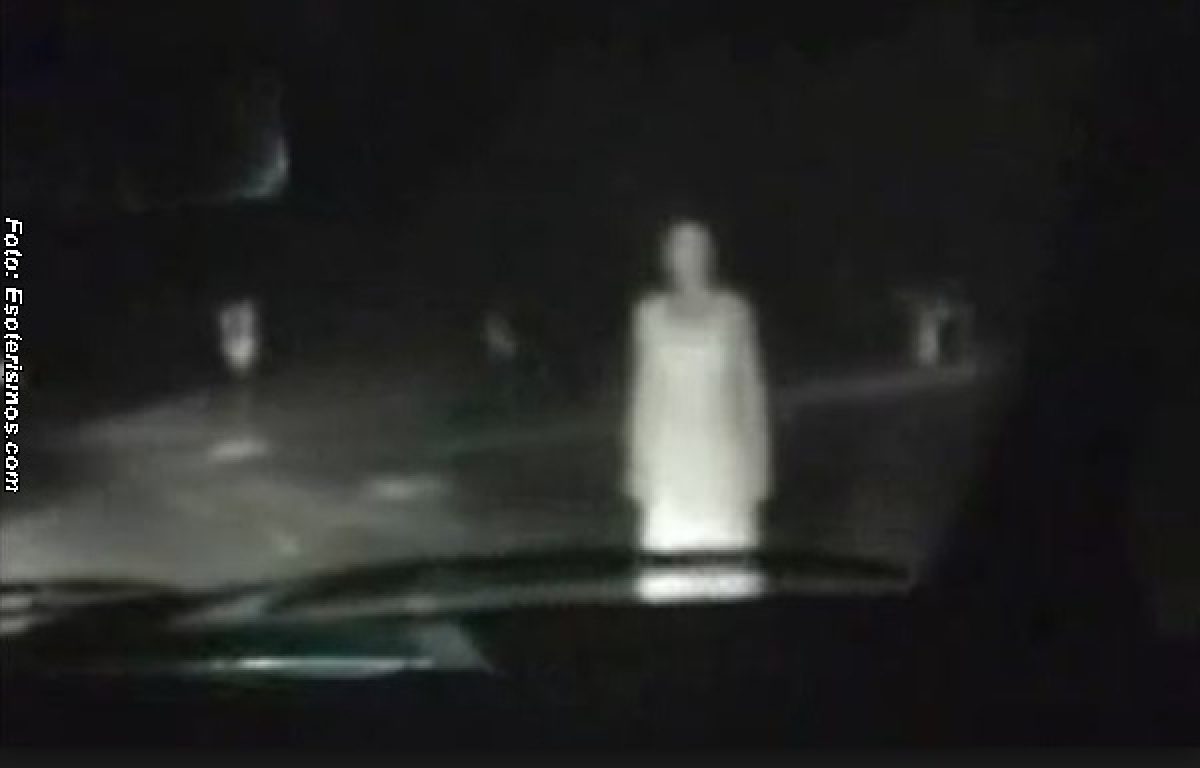 Aterrorizadoras imágenes de mujer fantasma
