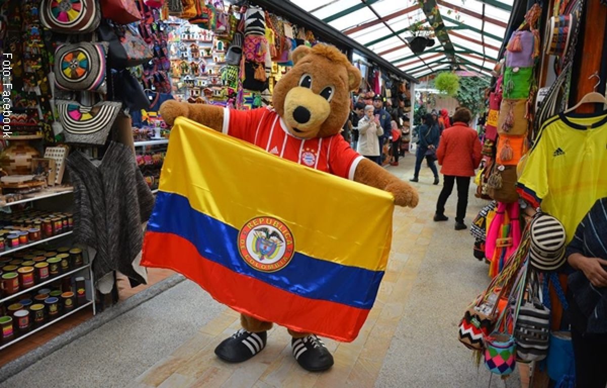 La mascota del Bayern Múnich se paseó por Colombia