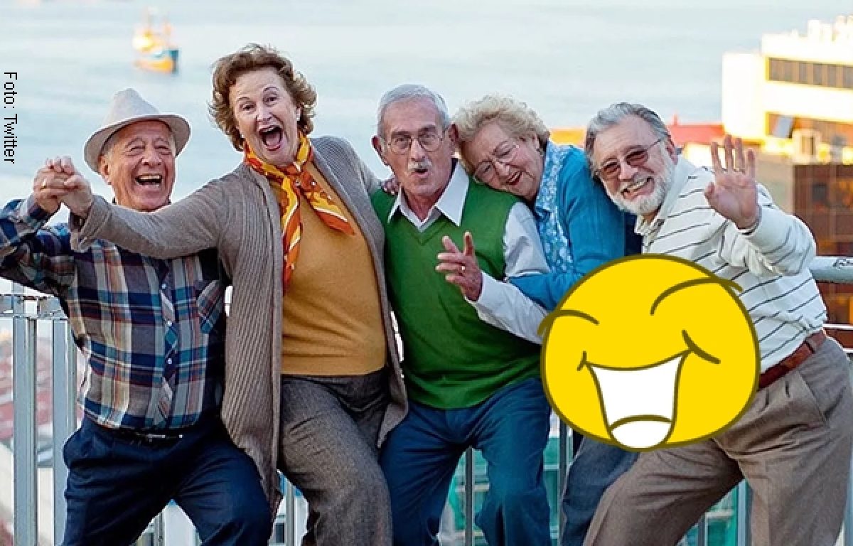 Viejitos en ‘sube y baja’ gigante son sensación de Instagram