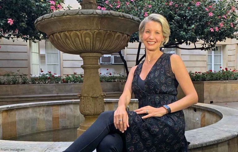 Revelan impensadas fotos de Claudia Gurisatti como colegiala