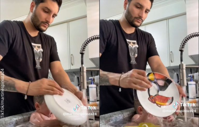 Papá lava la loza mientras baña al bebé, ¡qué crack!